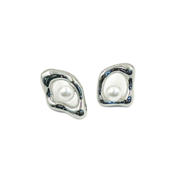 パール×変形シルバー ピアス / pearl x deformed silver earrings – Bancha Bancha